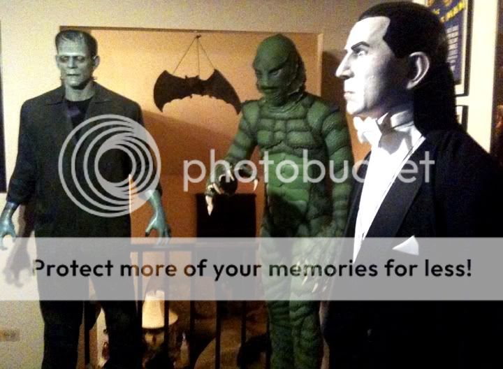 Lifesize Universal Monster army... Lets see them!